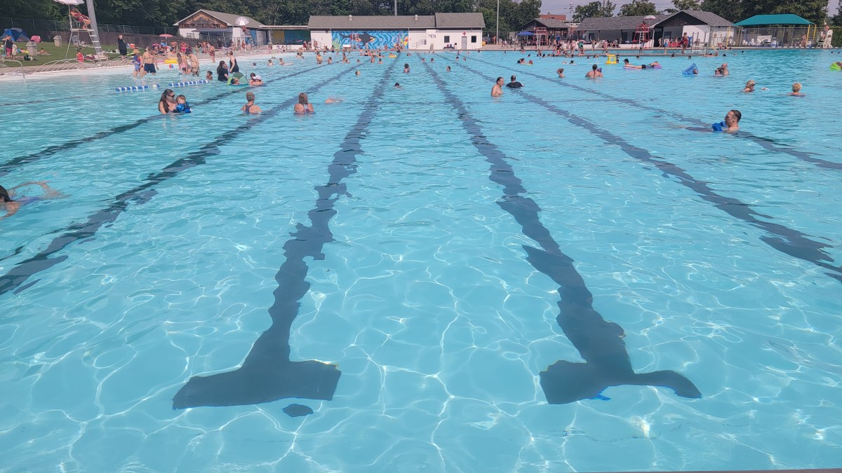 Oak Ridge Outdoor Pool – swim history girl